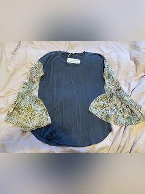Mystree | Tops | Nwt Mystree Top With Animal Leopard Print Bell Sleeves ...